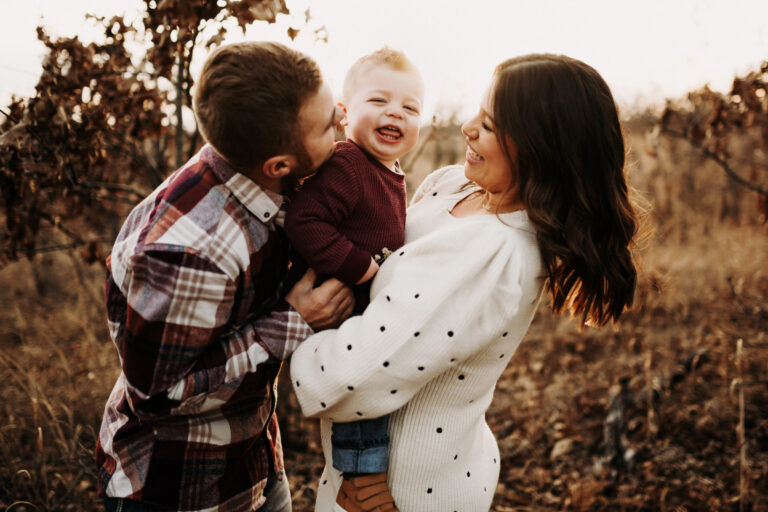 A Guide to Unposed Family Photography: Tips and Tricks for Capturing ...