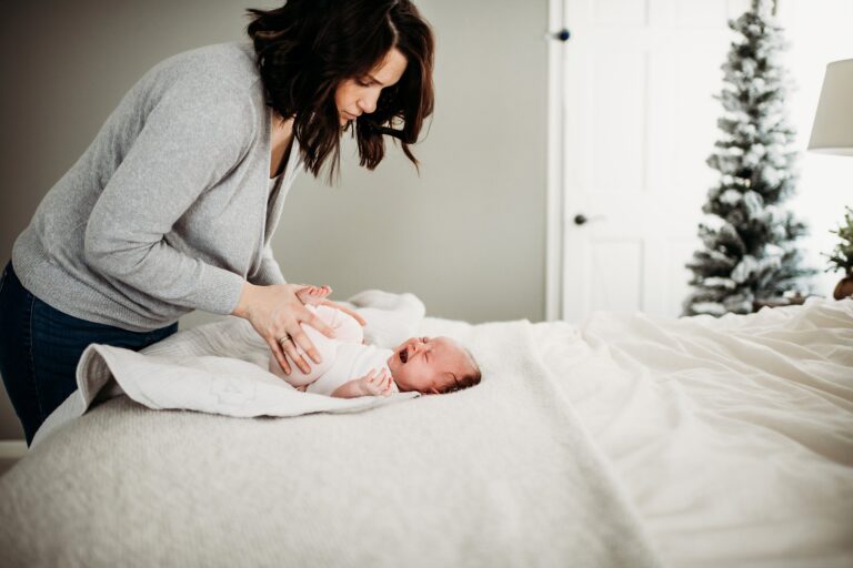 Tips for Photographing Newborns at Home: How to Create Beautiful Photos ...