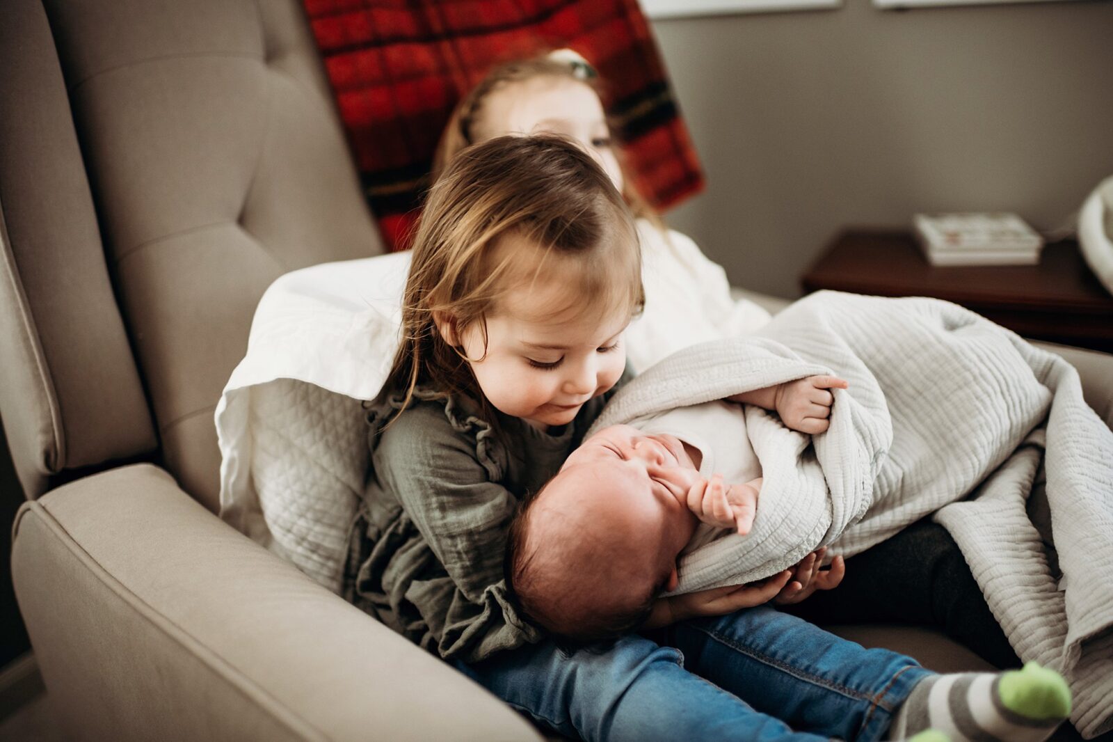 Tips for Photographing Newborns at Home: How to Create Beautiful Photos ...