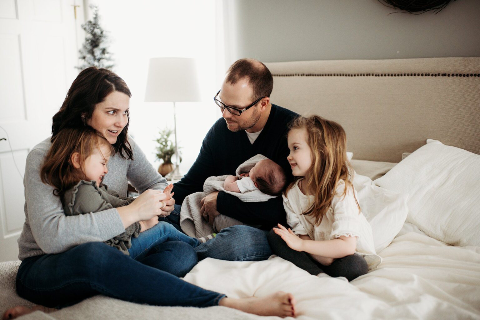 Tips for Photographing Newborns at Home: How to Create Beautiful Photos ...