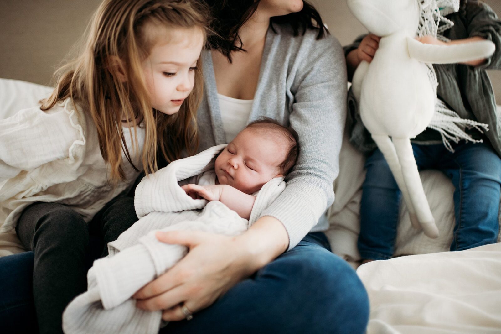 Tips for Photographing Newborns at Home: How to Create Beautiful Photos ...