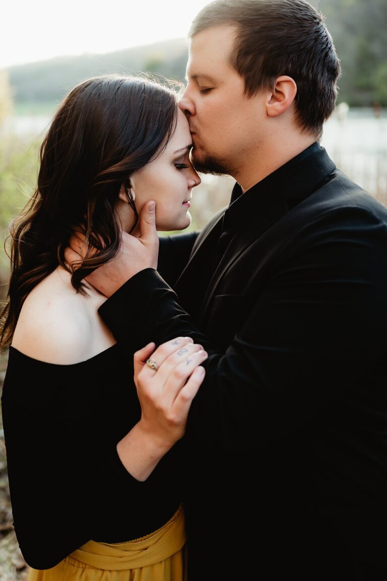 How to Display Your Couples Photos: Creative Ideas for Showcasing Your ...
