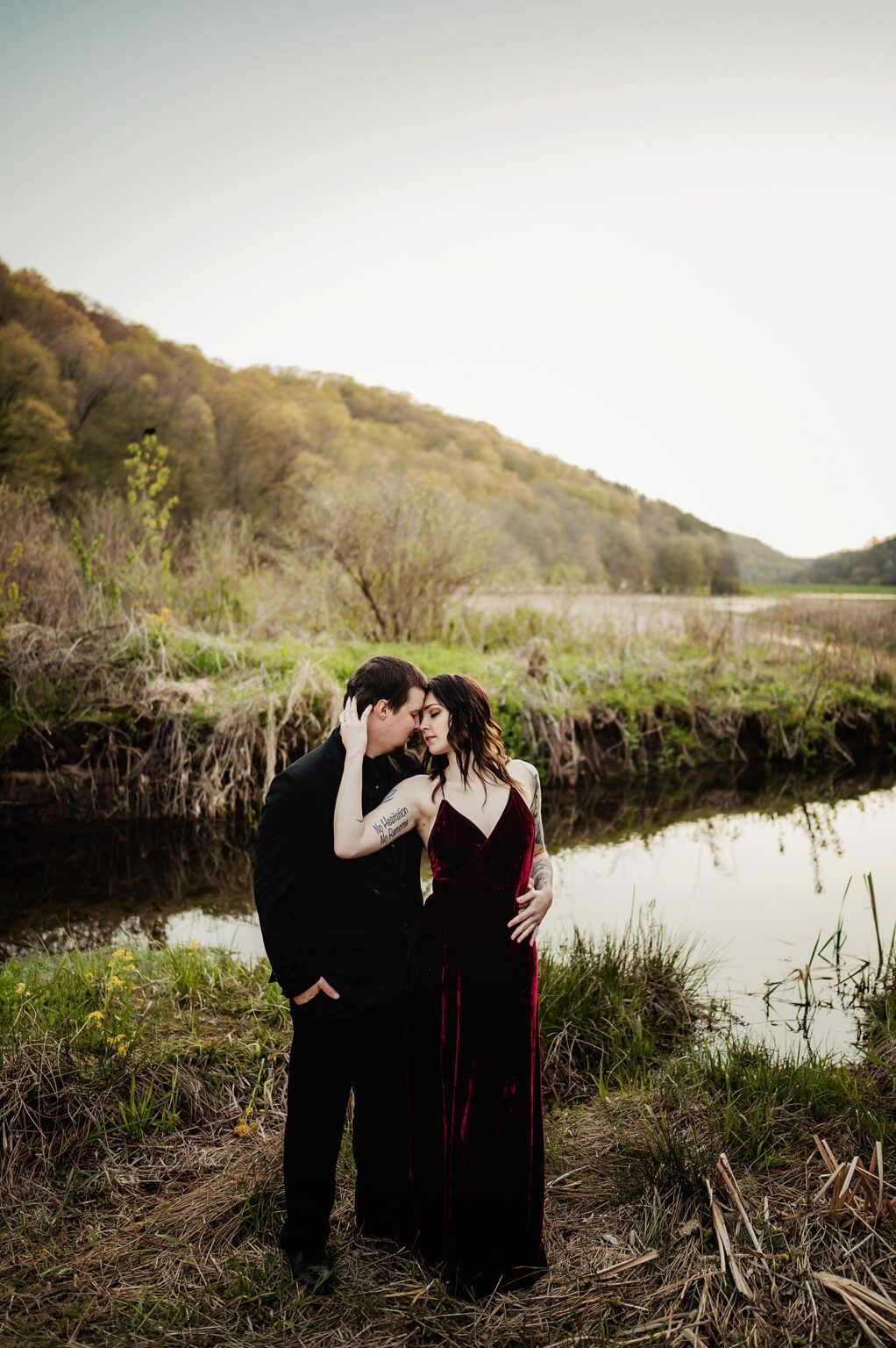 How to Display Your Couples Photos: Creative Ideas for Showcasing Your ...