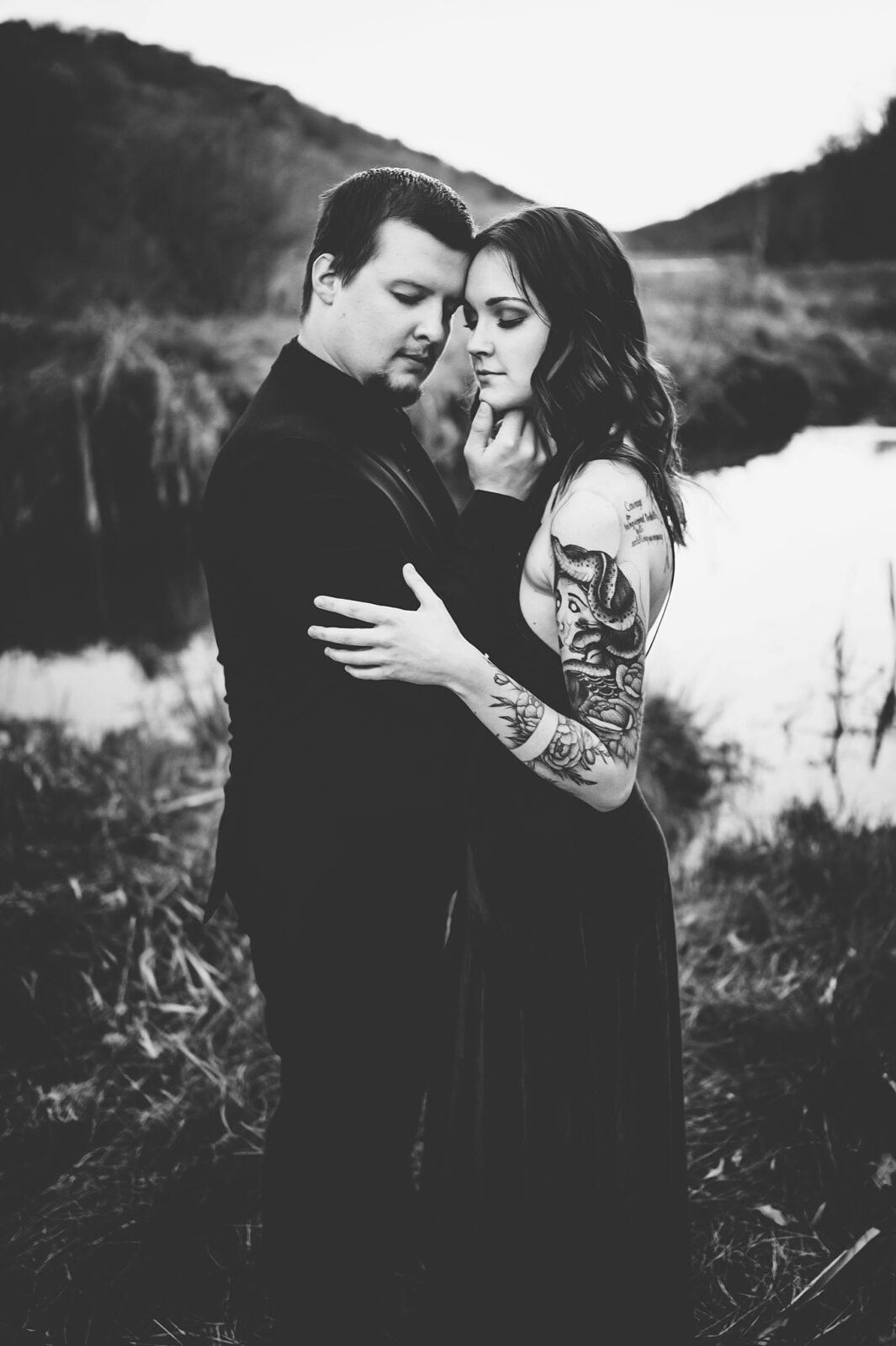 How to Display Your Couples Photos: Creative Ideas for Showcasing Your ...